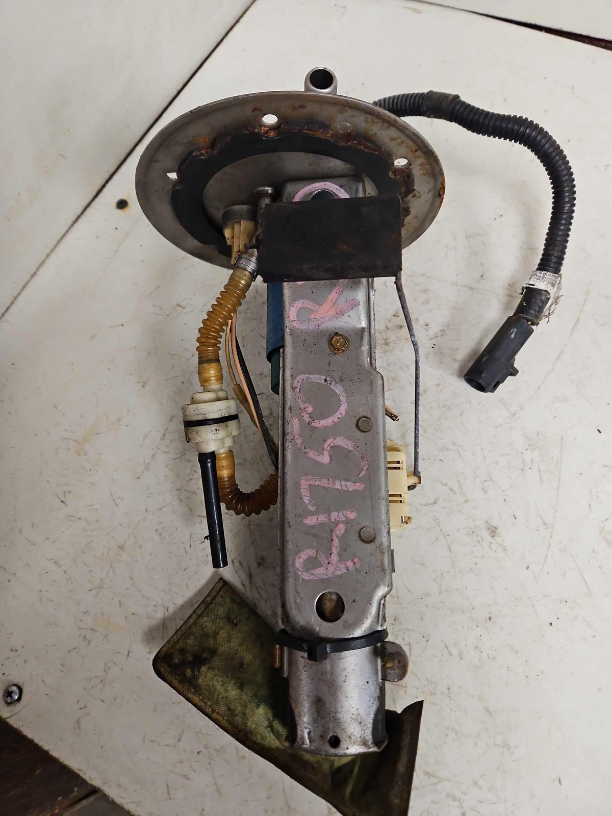 Used 2004-2005 Ford Van E150 E250 E350 Fuel Pump Assembly Gas Level ...