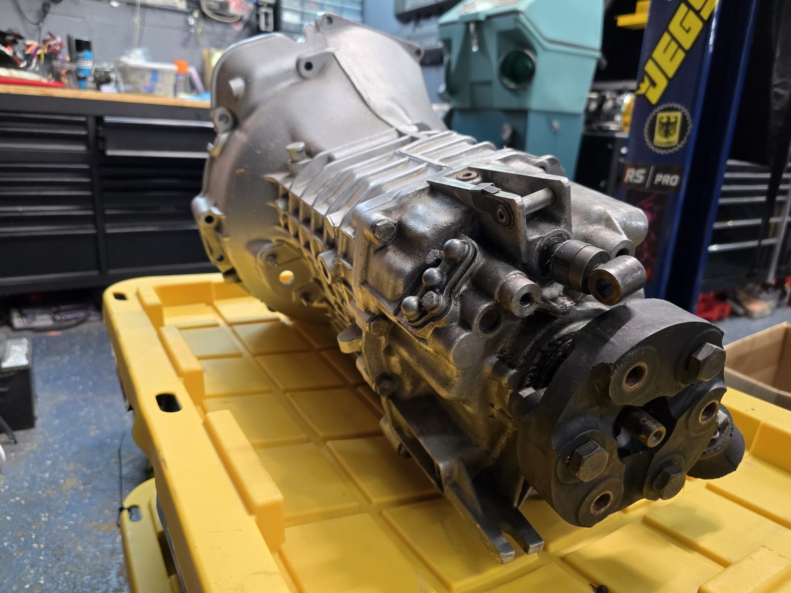 Used Bmw Getrag 260/6 M30 5 Spd Manual Transmission 2600130292 E28 E34 ...