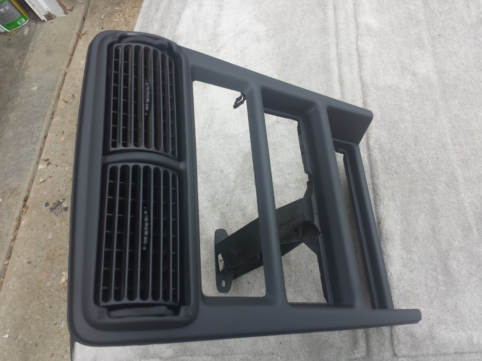 Remanufactured 1995-1999 1994-2000 Ford Mustang Center Dash Vent Insert ...