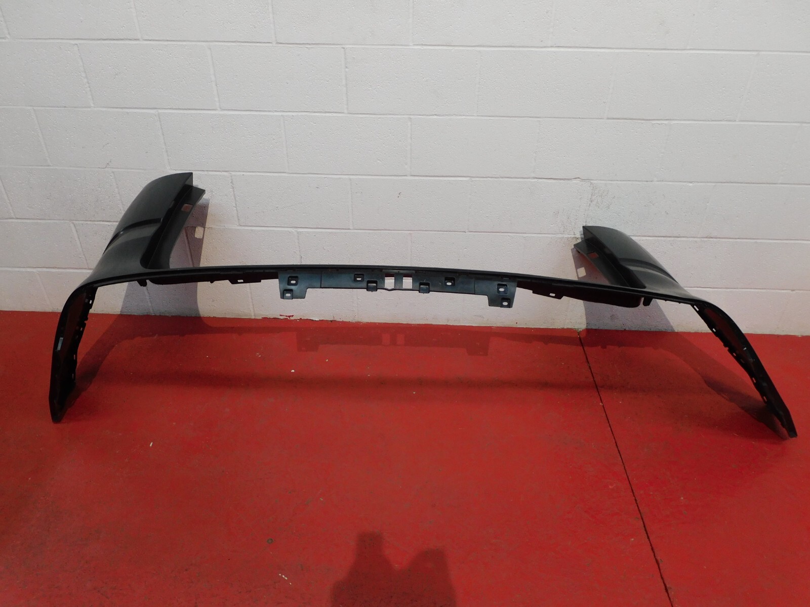 Used 2022-2023 Kia Carnival Rear Bumper Cover Oem for Sale