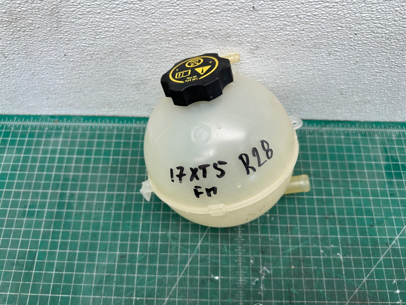 Used 2017-2025 Gm - Engine Coolant Overflow Expansion Bottle Tank ...
