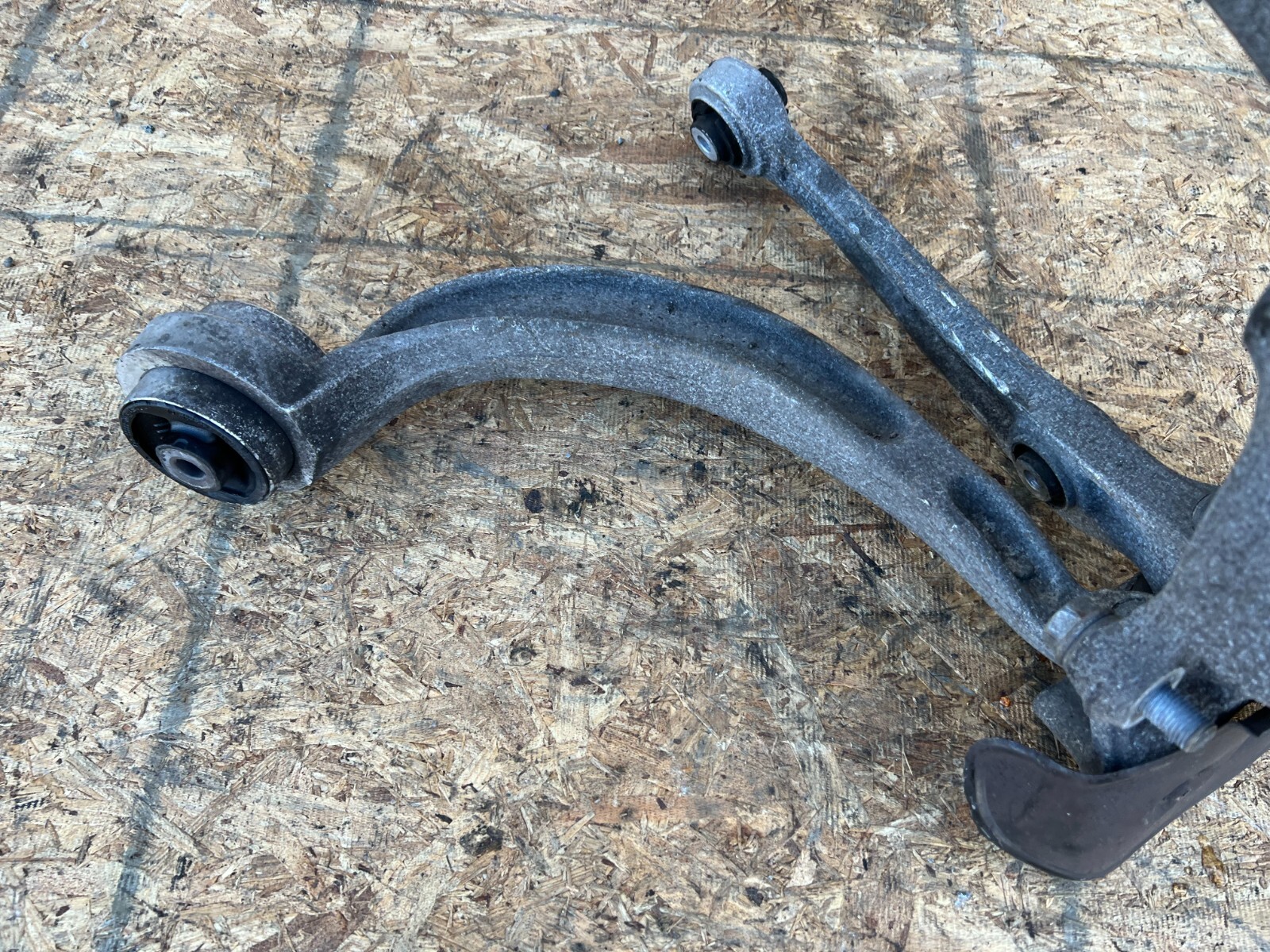 Used Right Front Spindle Knuckle W/control Arms Oem 64k 2013-2016 Audi ...