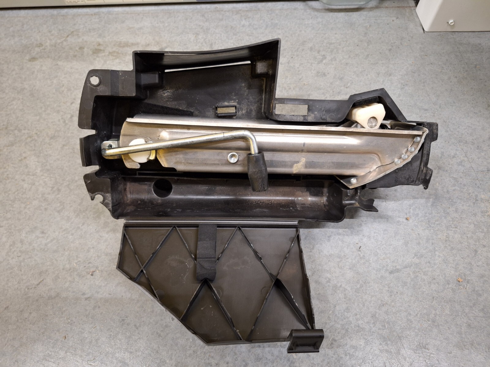 Used 2008-2014 Mercedes Benz W204 C300 C350 Emergency Tire Change Jack ...