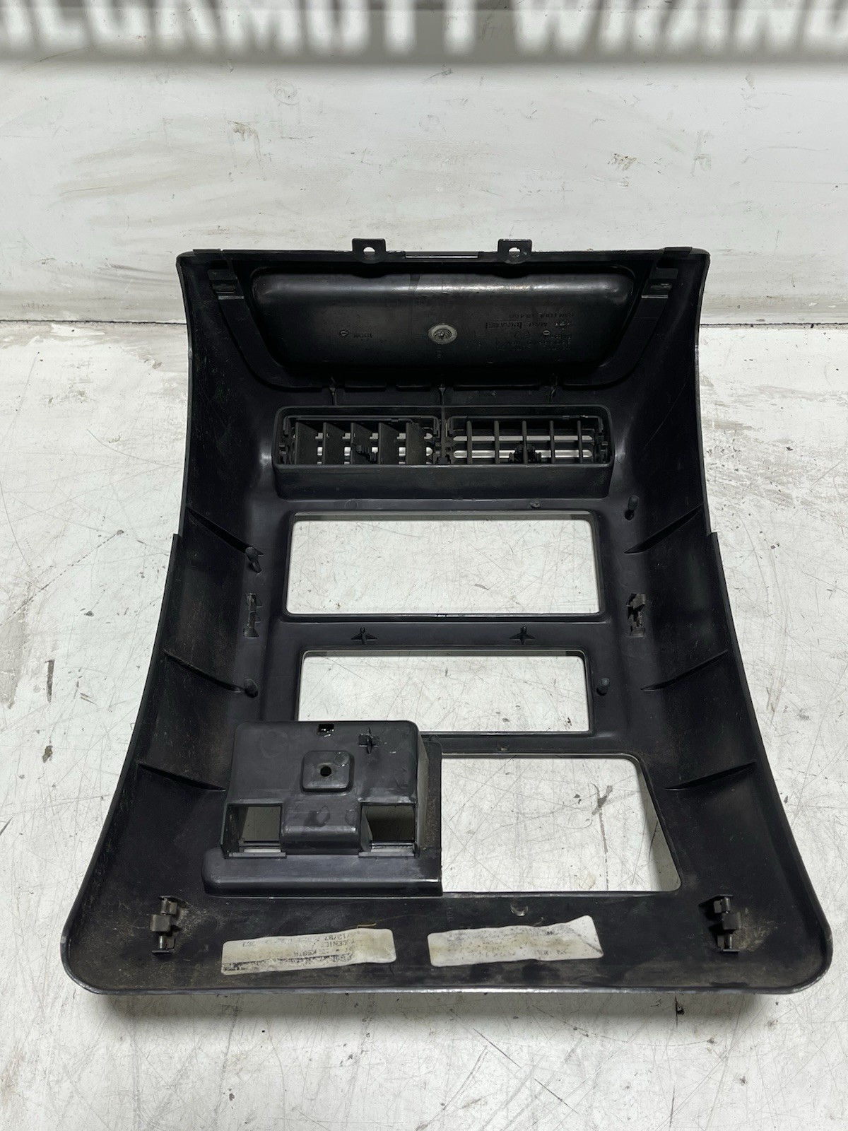 Used Agate Gray Center Dash Panel Bezel Trim W/ Center Vents 1997-2002 ...