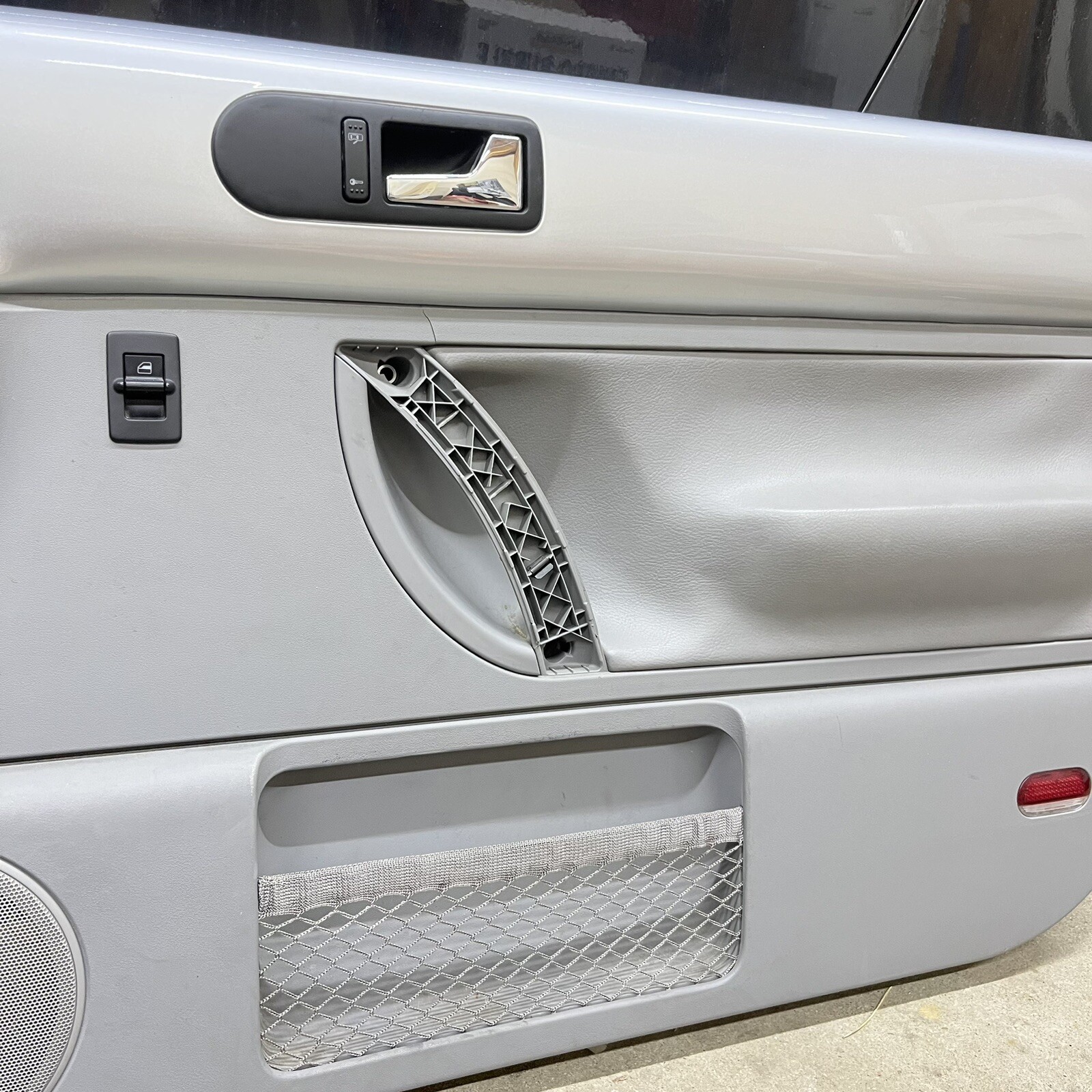 Used 1998-2010 Volkswagen Vw Beetle Passenger Side Rh Door Panel Gray ...