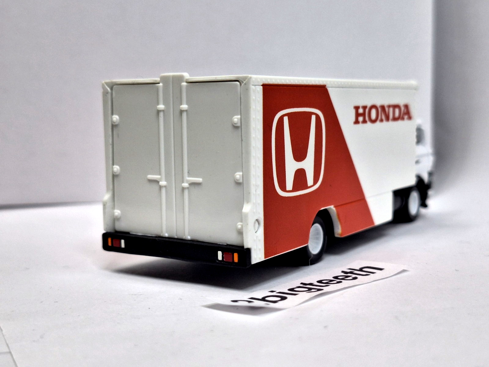 Used 2025 Hot Wheels Premium Diorama Sakura Sprinter Honda Box Truck ...