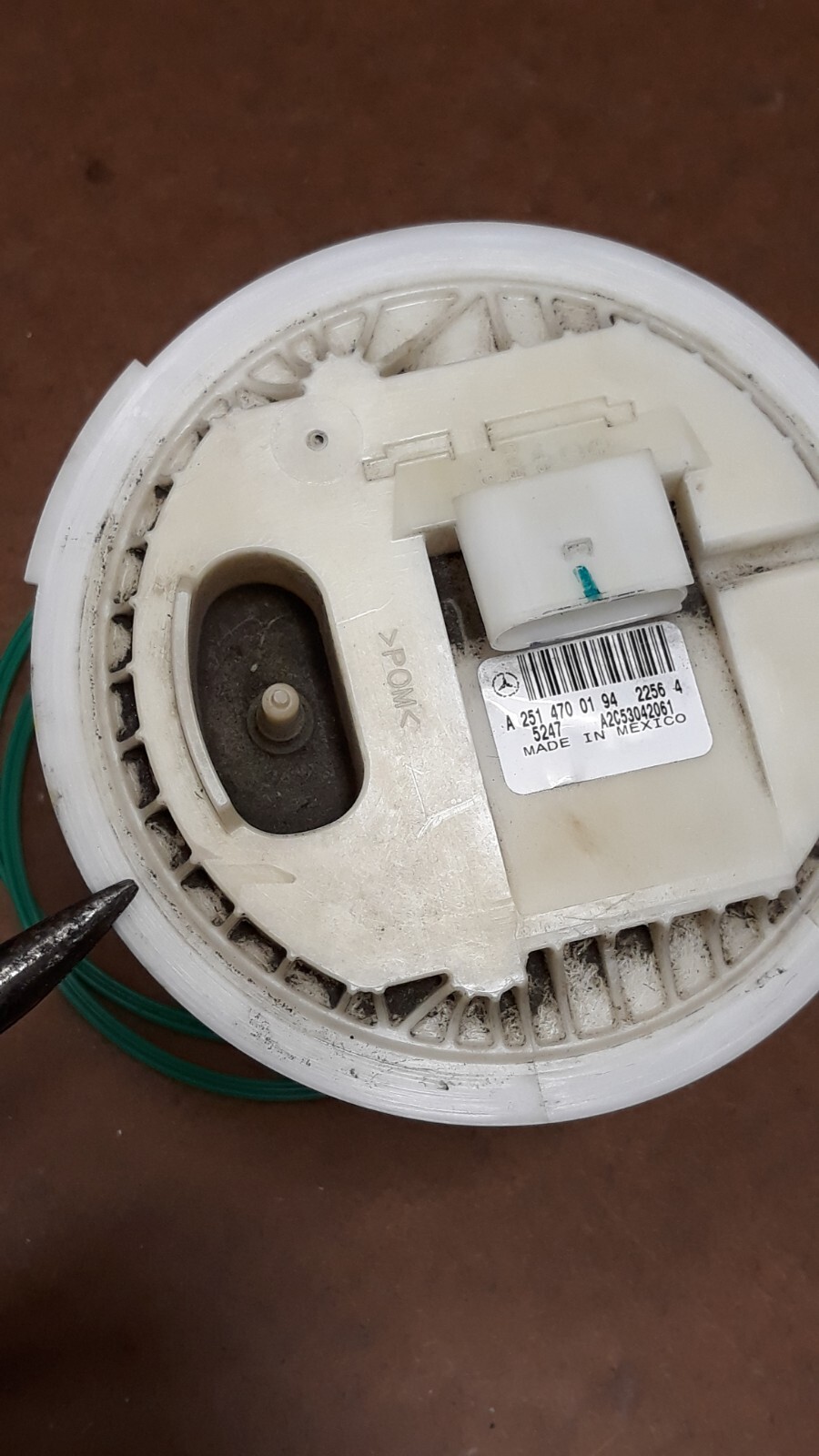 Used 2006-2012 Mercedes R500 R350 Fuel Gas Pump Level Sending Unit Lid ...